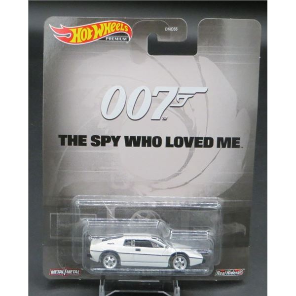 Hot Wheels 007 The Spy Who Loved Me 1:64 Die-Cast Lotus Esprit S1