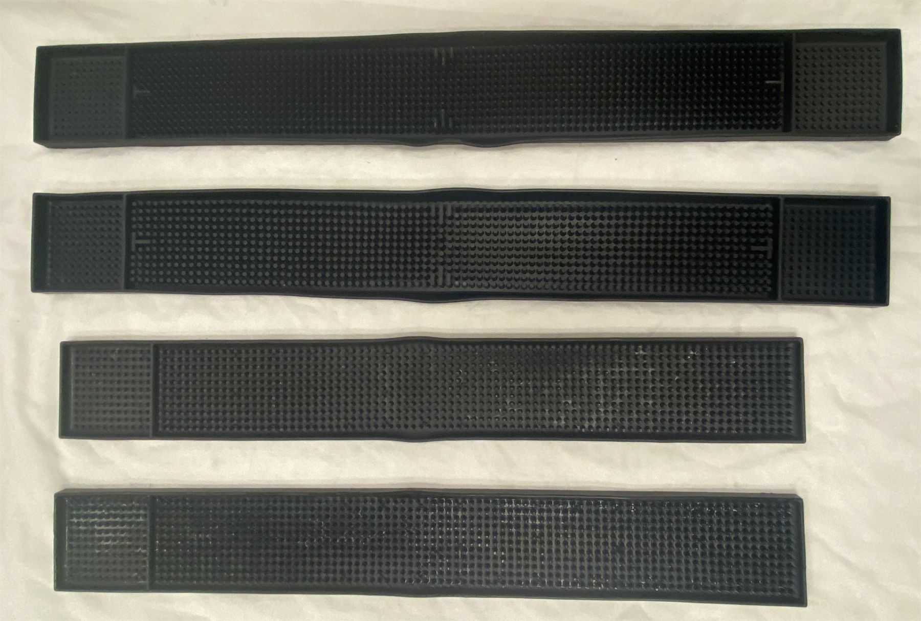 4 RUBBER BAR / SPILL MAT