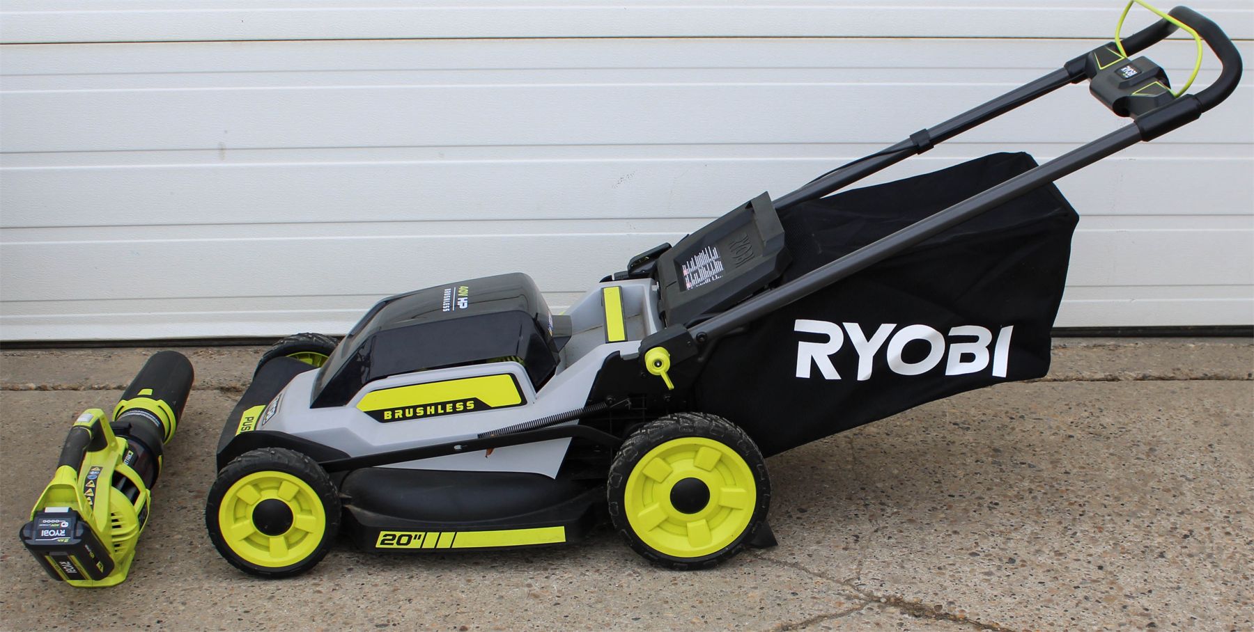 RYOBI 40v HP CORDLESS LAWN MOWER & JET FAN LEAF BLOWER