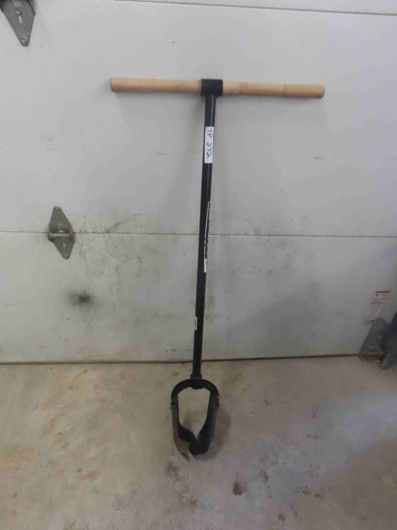Manual Post Hole Digger McSherry Auction Service Ltd manual-post-hole-digger-mcsherry-auction-service-ltd