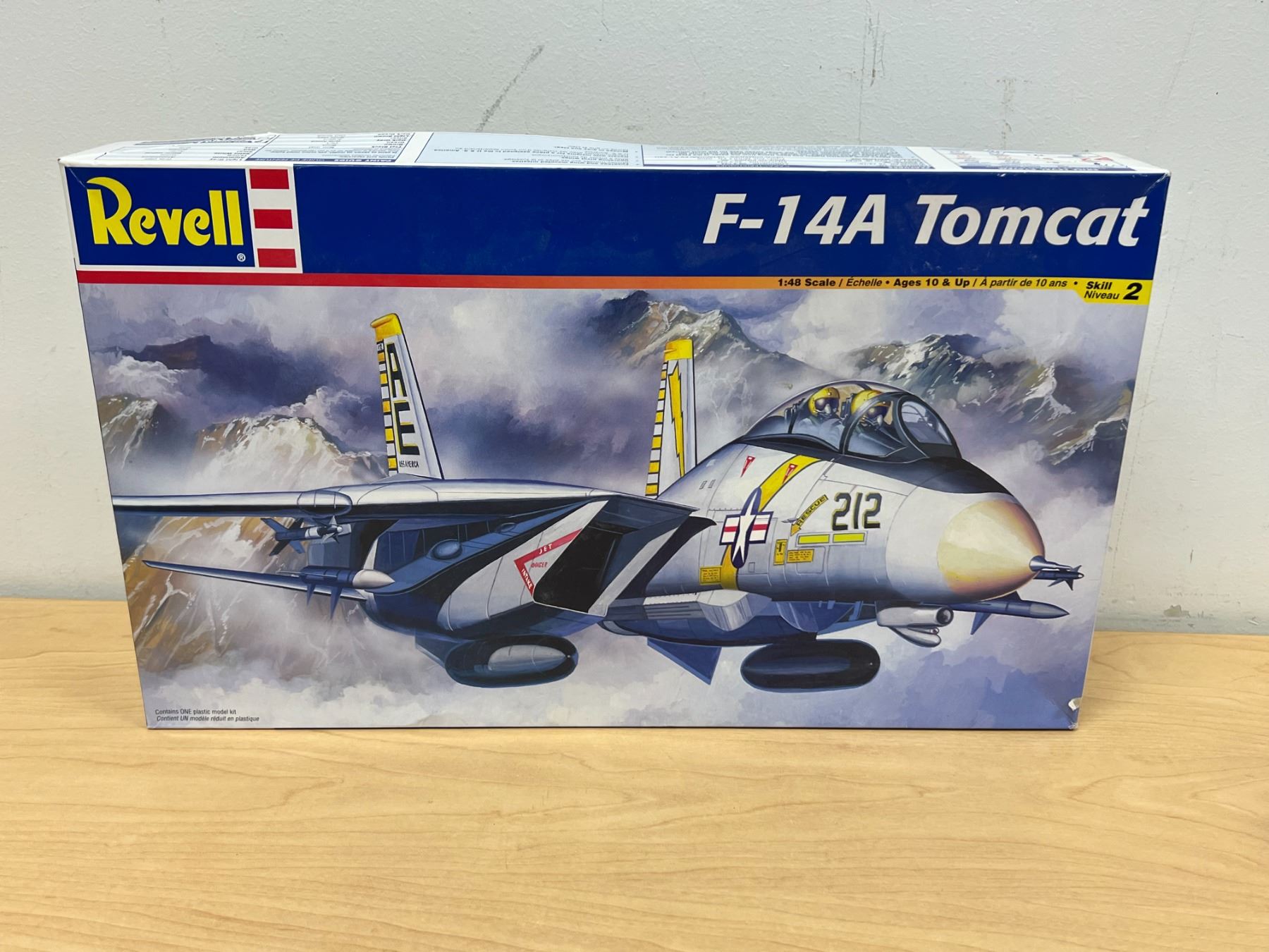Revell F-14A Tomcat Fighter Jet Model Kit as pictured - looks complete ...
