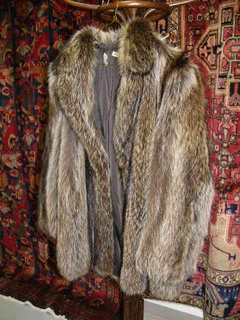 Wolf fur coat approx. size XL mid thigh legnth (134)