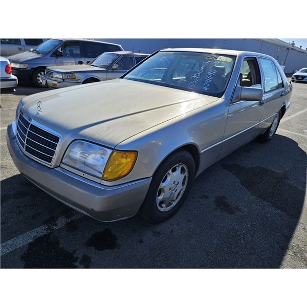 1993 Mercedes-Benz 400-Class