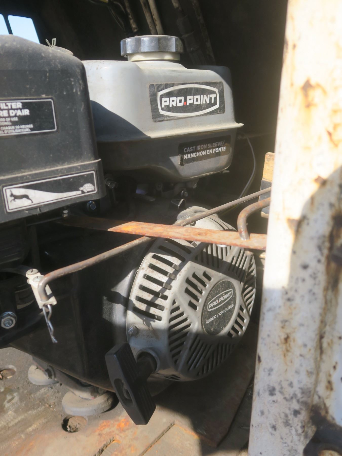 Bobcat Clark 310 Skidsteer - SER:4996 M 16609 - Schmalz Auctions