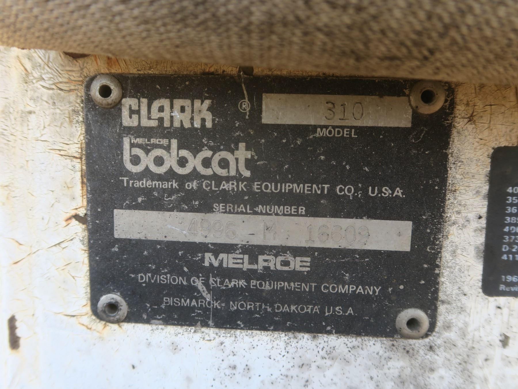 Bobcat Clark 310 Skidsteer - SER:4996 M 16609 - Schmalz Auctions