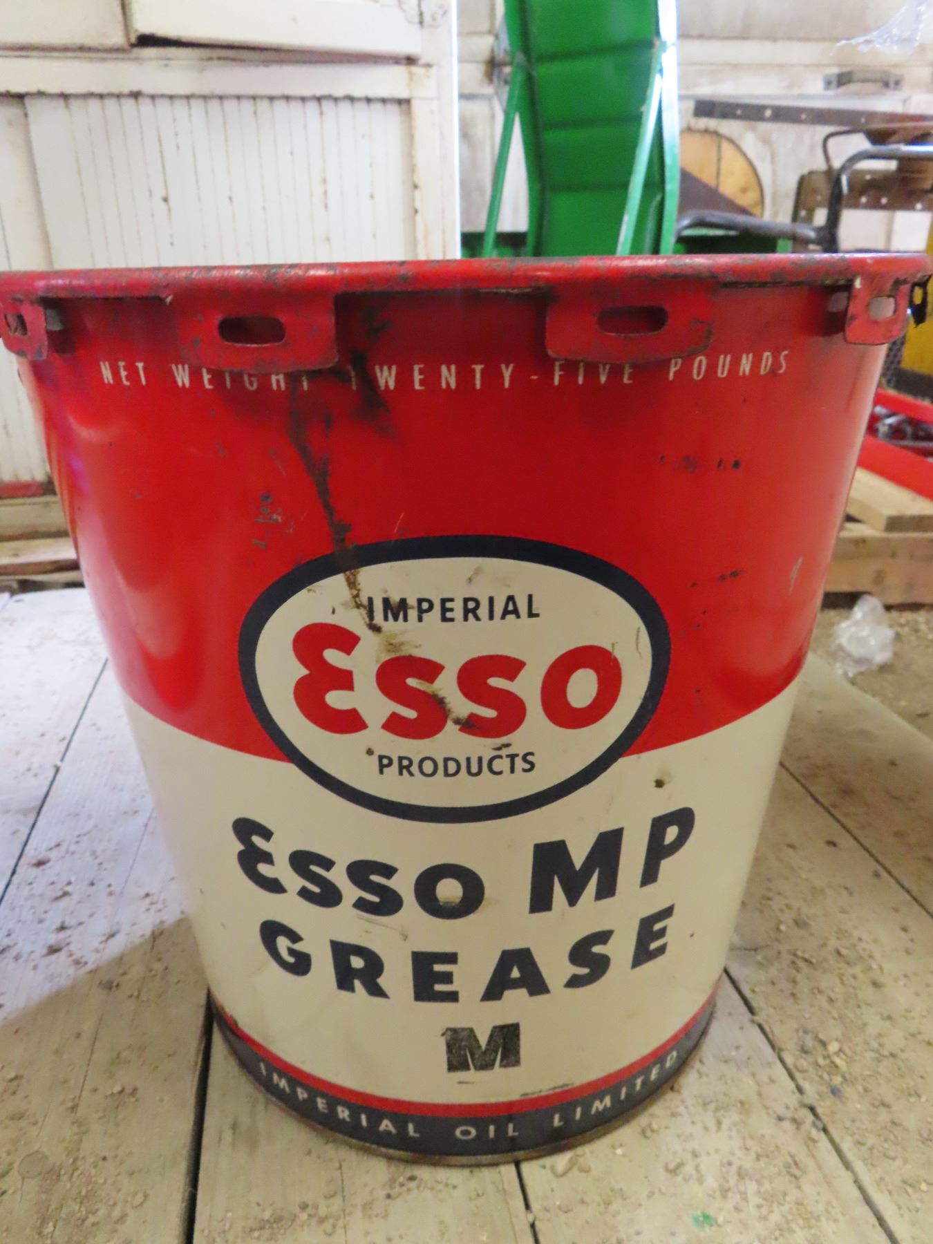 esso 25lb grease pail - Schmalz Auctions