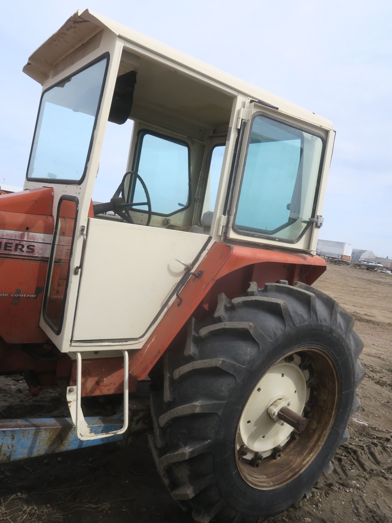 1967 Allis Chalmers 190 tractor SER: 14363 - Schmalz Auctions