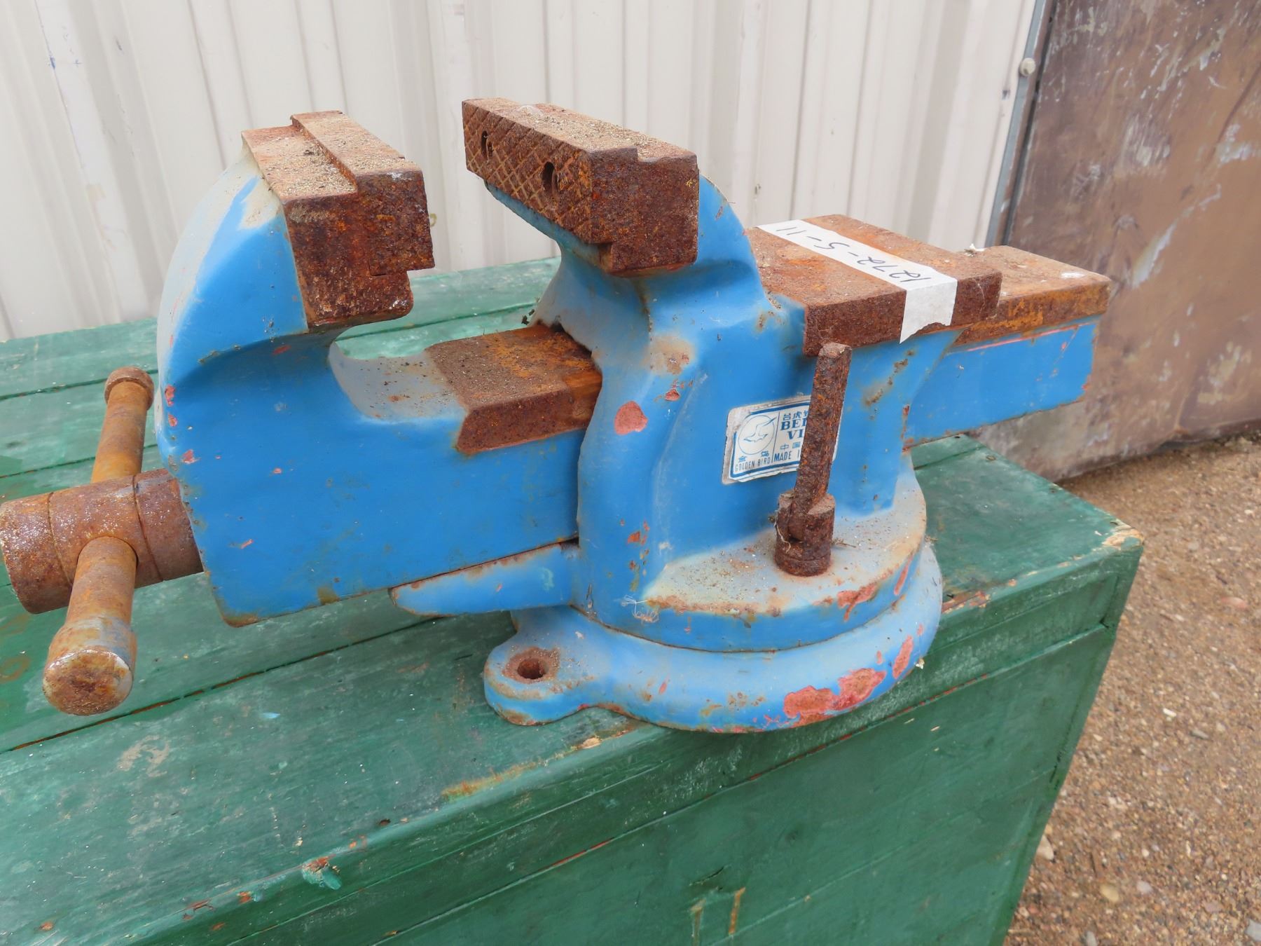 large golden bird bench vise 6" x 4 5/8" jaws - Schmalz Auctions