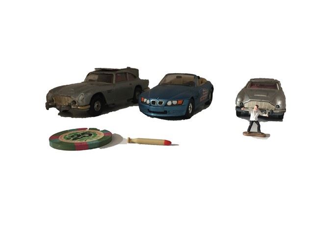 007 James Bond Collectibles Lot