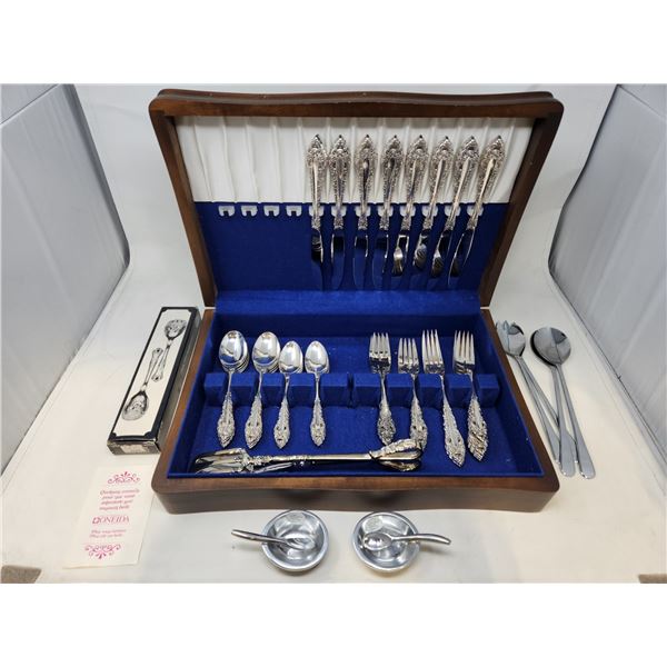 Vintage Oneida Silverware Set