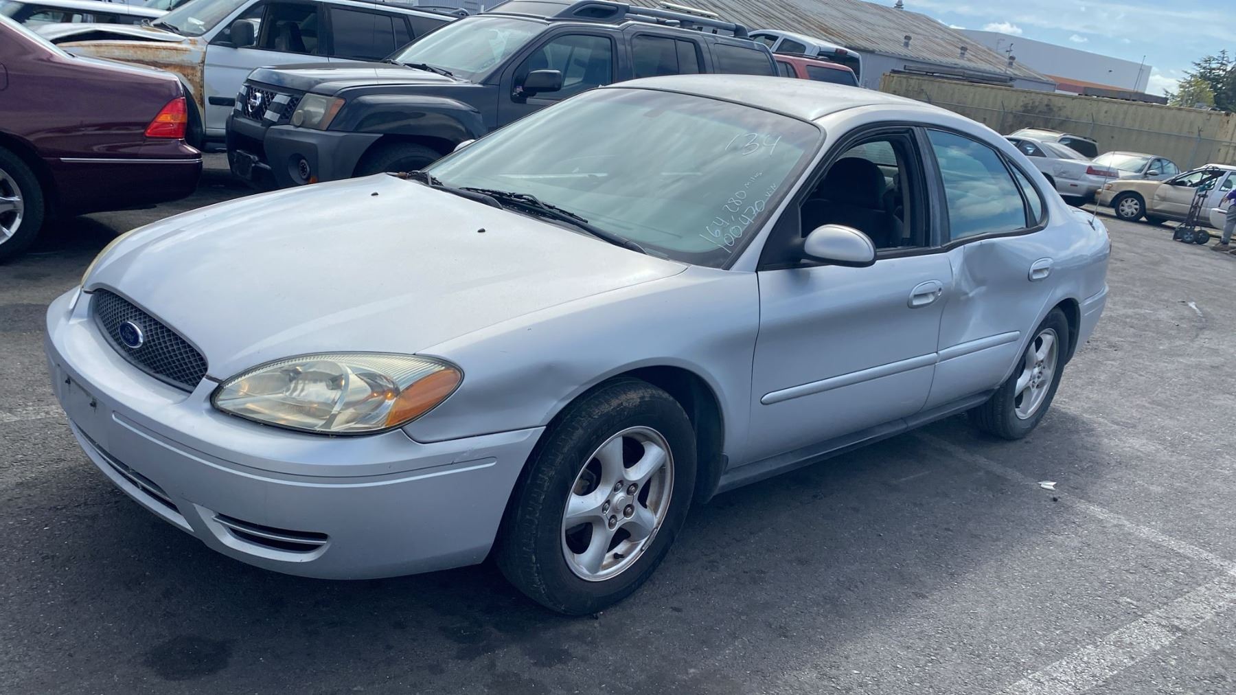 2004 Ford Taurus