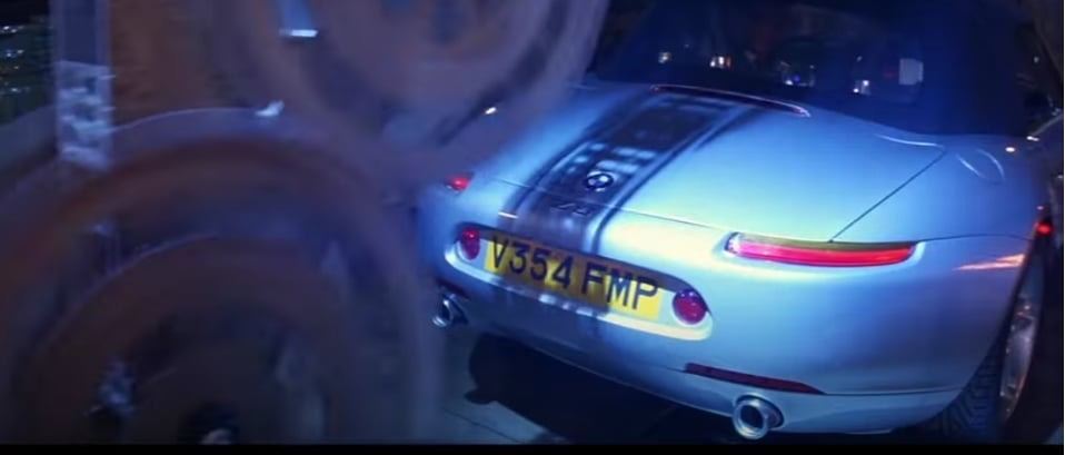 James Bond - The World is Not Enough (1999) - James Bond (Pierce ...