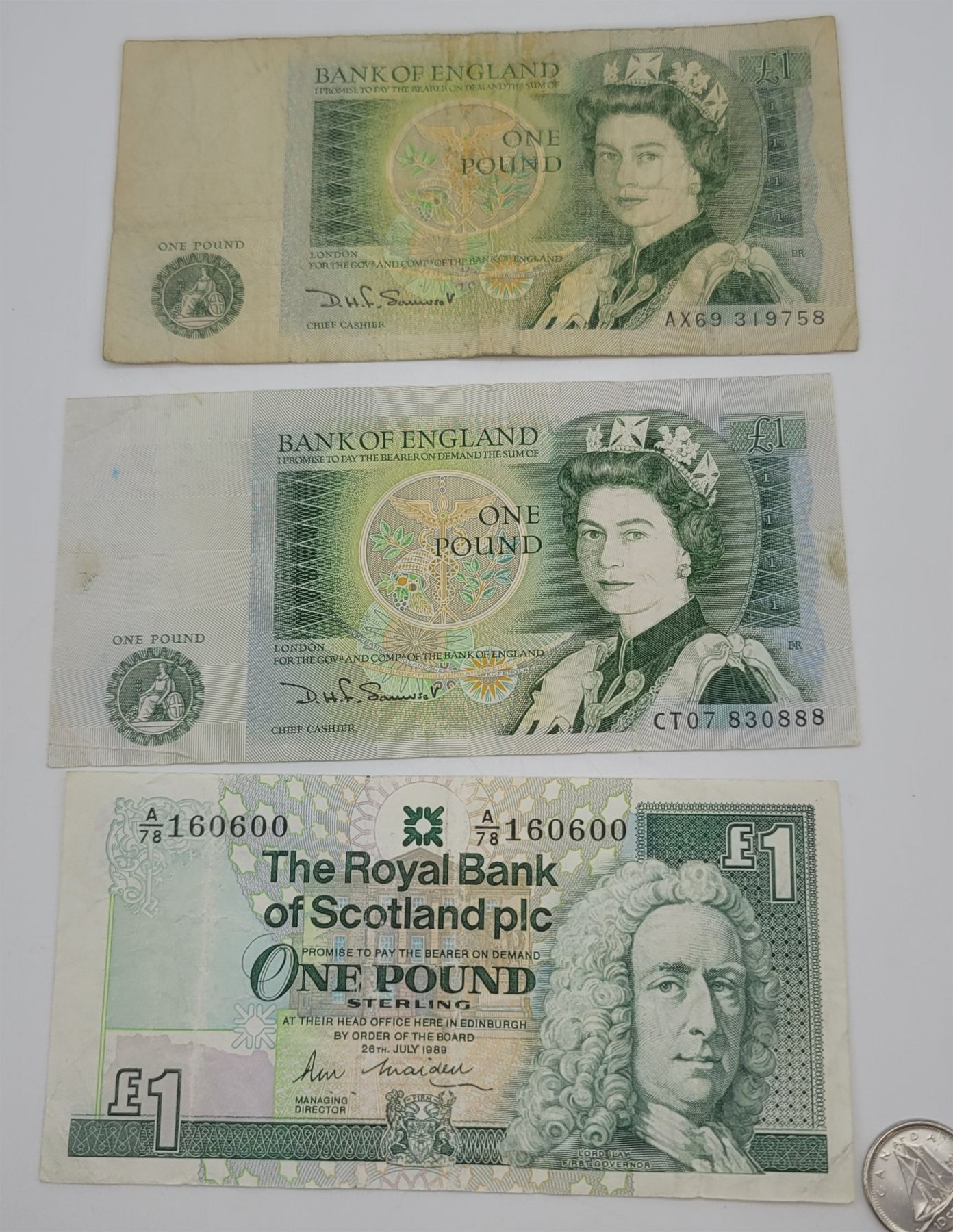 2 English 1 Pound Notes & 1 Scottish 1 Pound Note