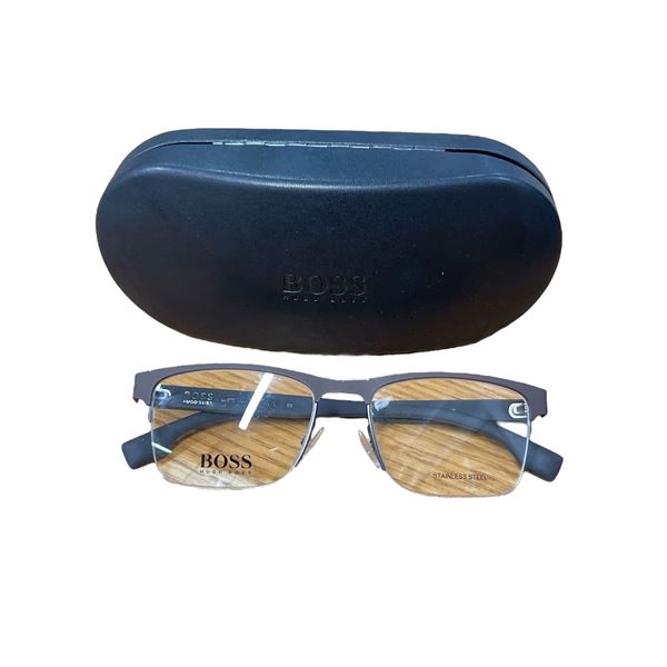 Like New Hugo Boss Glasses Wcase