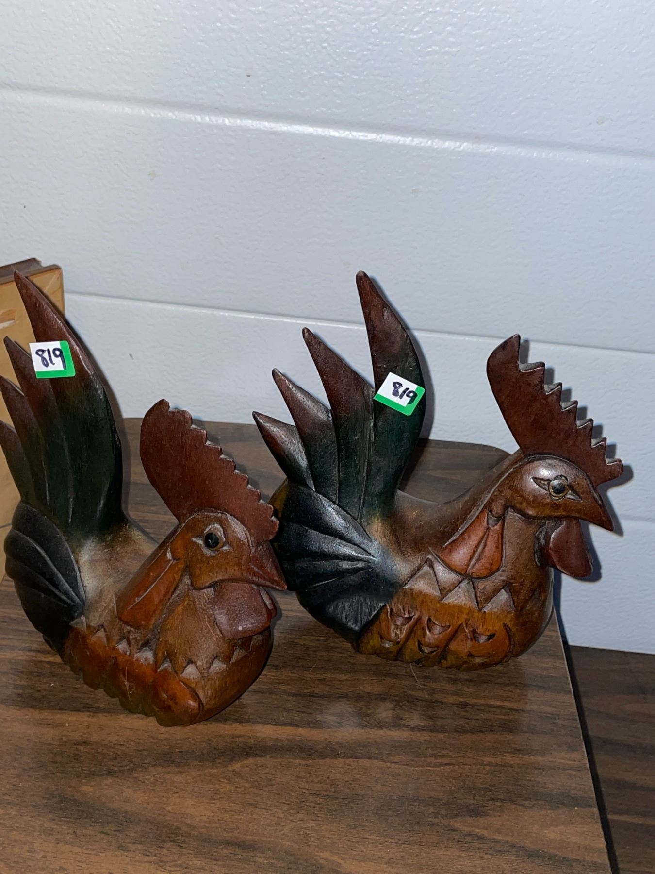 2 carved, wooden roosters - Schmalz Auctions