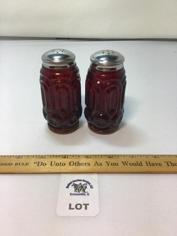 L E SMITH VINTAGE RUBY RED MOON & STARS SALT