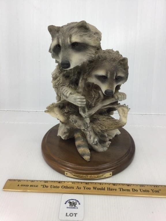 MILL CREEK RANDALL RANDY READING RACOON SCULPTURE