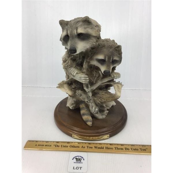 MILL CREEK RANDALL RANDY READING RACOON SCULPTURE