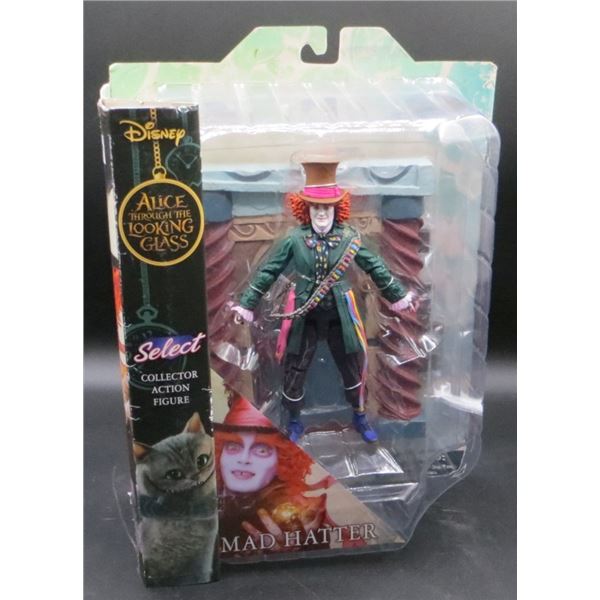 Diamond Select Alice Through The Looking Glass Mad Hatter In Green Coat