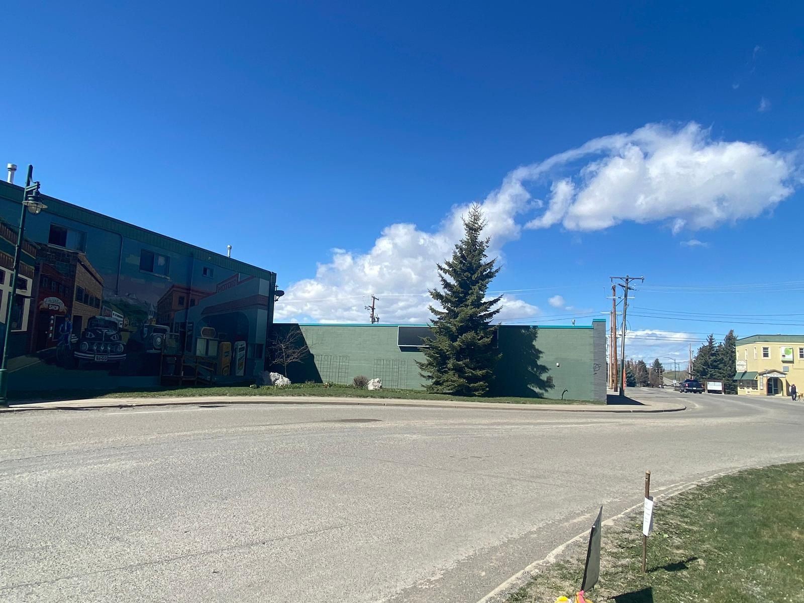 0.45 ACRE LAND & COMMERCIAL BUILDING 9303 SQ FT **NO BUYER FEE**