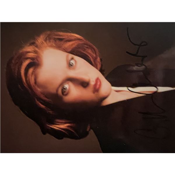 Gillian Anderson facsimile signed photo. 5x7 inches