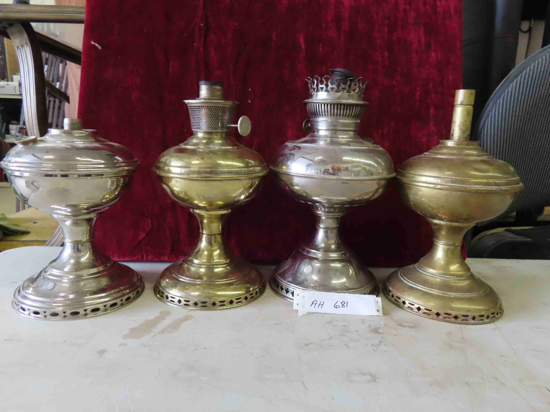 4 Metal Base Aladdin Oil Lamps - Missing Chimneys and Burners 4 Metal Base Aladdin Oil Lamps - Missing Chimneys and Burners