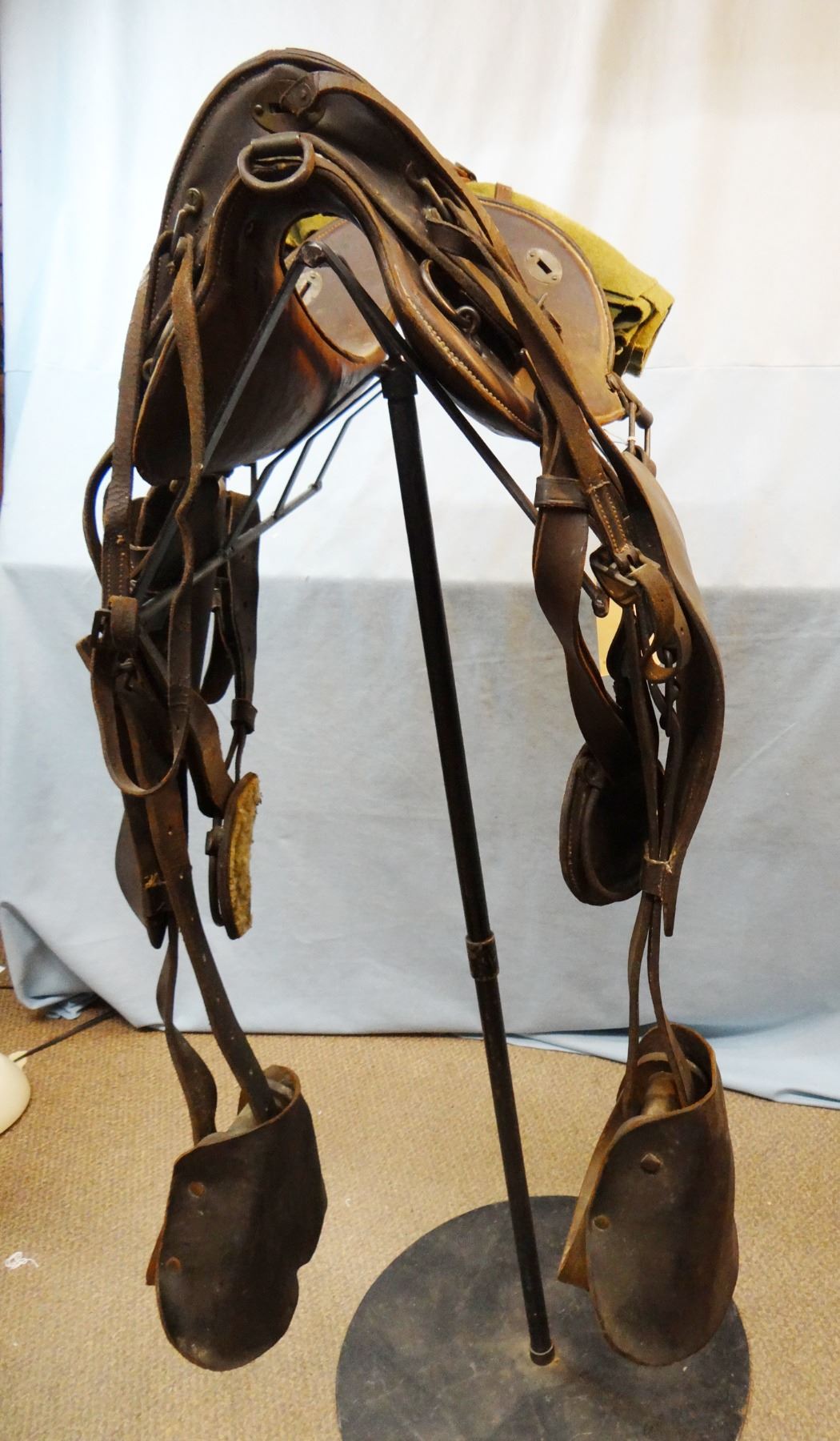 U.S. Cavalry McClellan saddle w/ blanket & U.S. Cavalry bags, saddle is ...