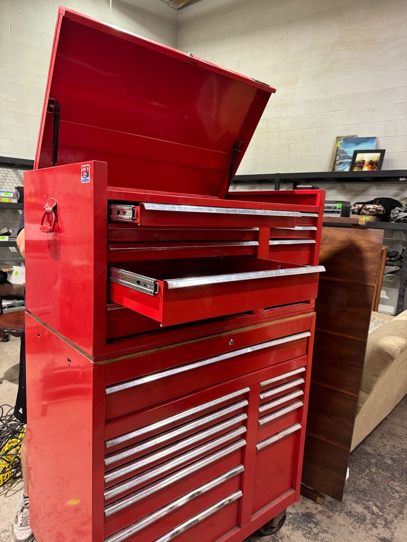 Westward toolbox 43x24.5