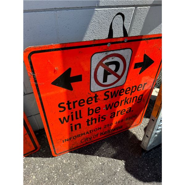 Street sweep sign