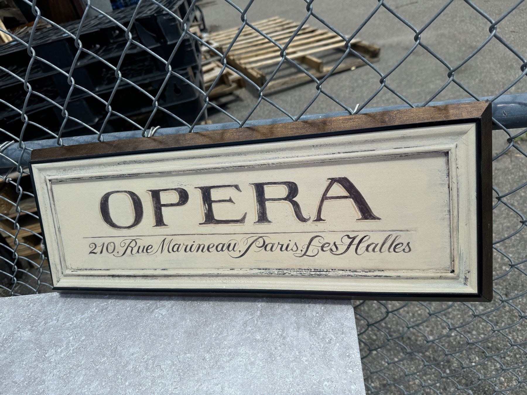 Opera sign