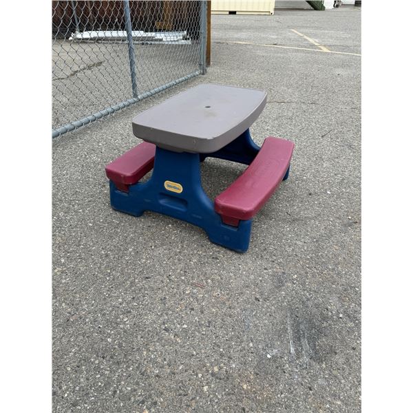 Little tikes picnic table