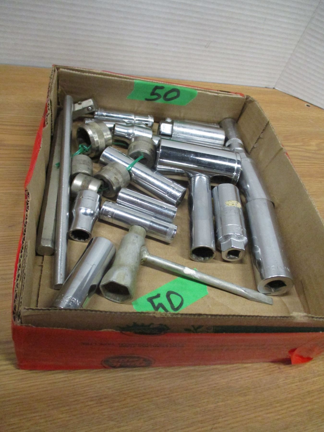 FLAT C/W ASSORTED SOCKETS