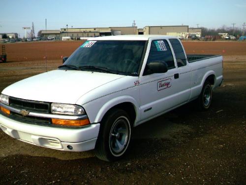 2000 CHEVROLET S10 EXTENDED CAB 4 X 2 PICKUP