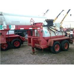 HALLIBURTON 500 GALLON T/A GOOSENECK WATER TANK TRAILER