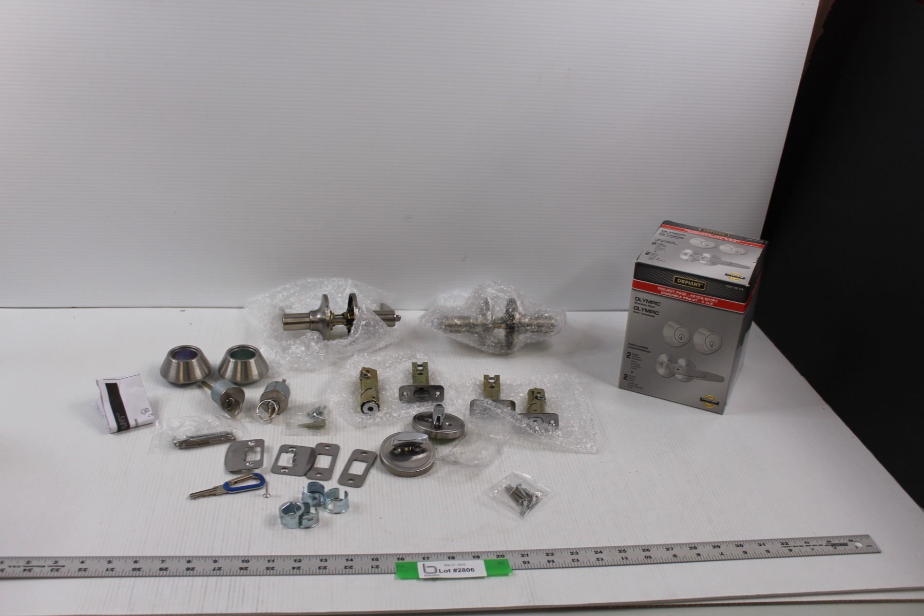 Defiant Project Pack Olympic Stainless Steel Dead Bolts & Level Style ... Defiant Project Pack Olympic Stainless Steel Dead Bolts & Level Style ...