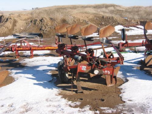 IHC 145 Plow - 4-bottom