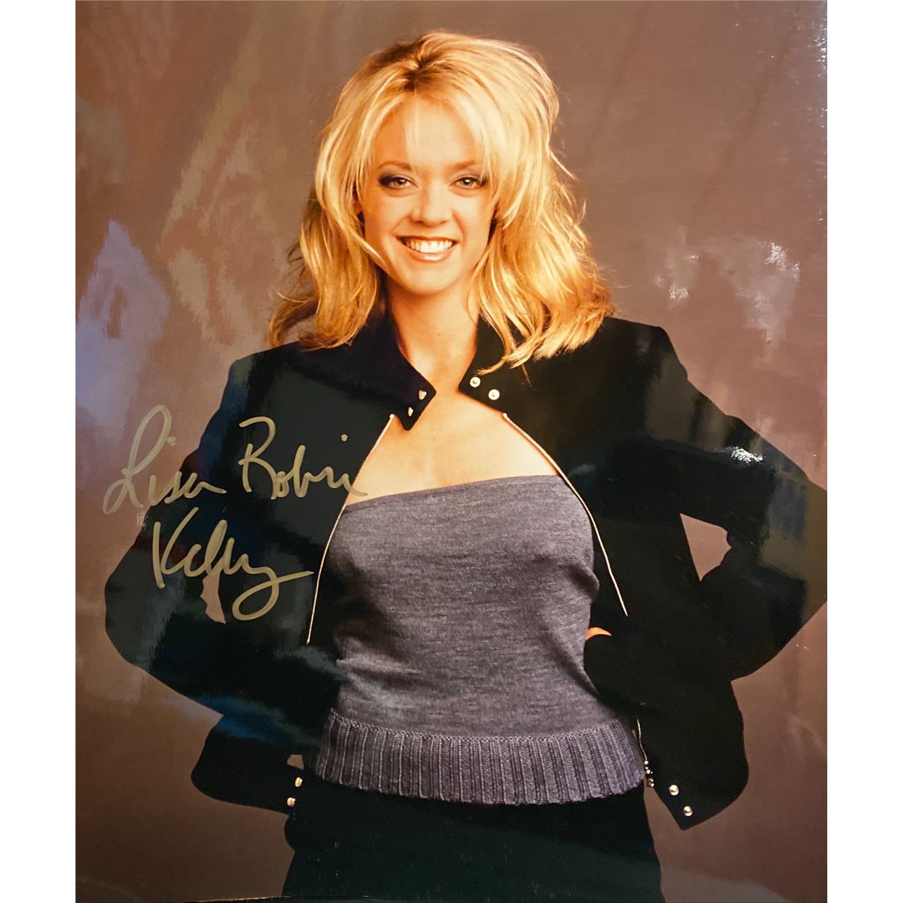 Lisa Robin Kelly signed photo
