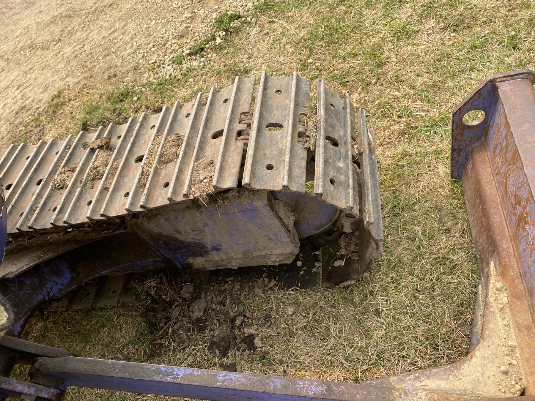Komatsu 38 Trackhoe, Blade & Steel Tracks, 4549 hrs. Extra Bucket sells ...