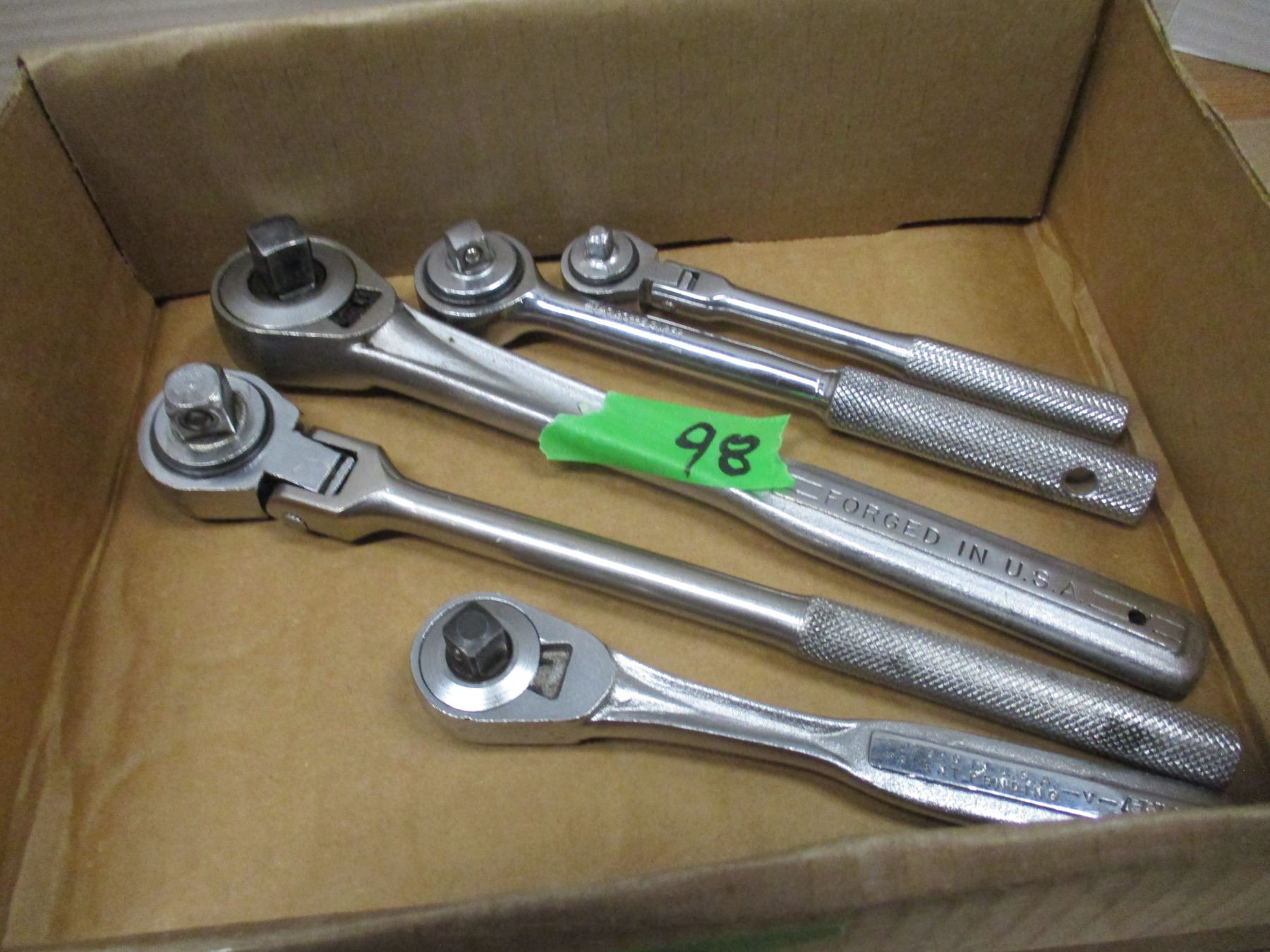 ESTATE: FLAT C/W ASSORTED RATCHETS