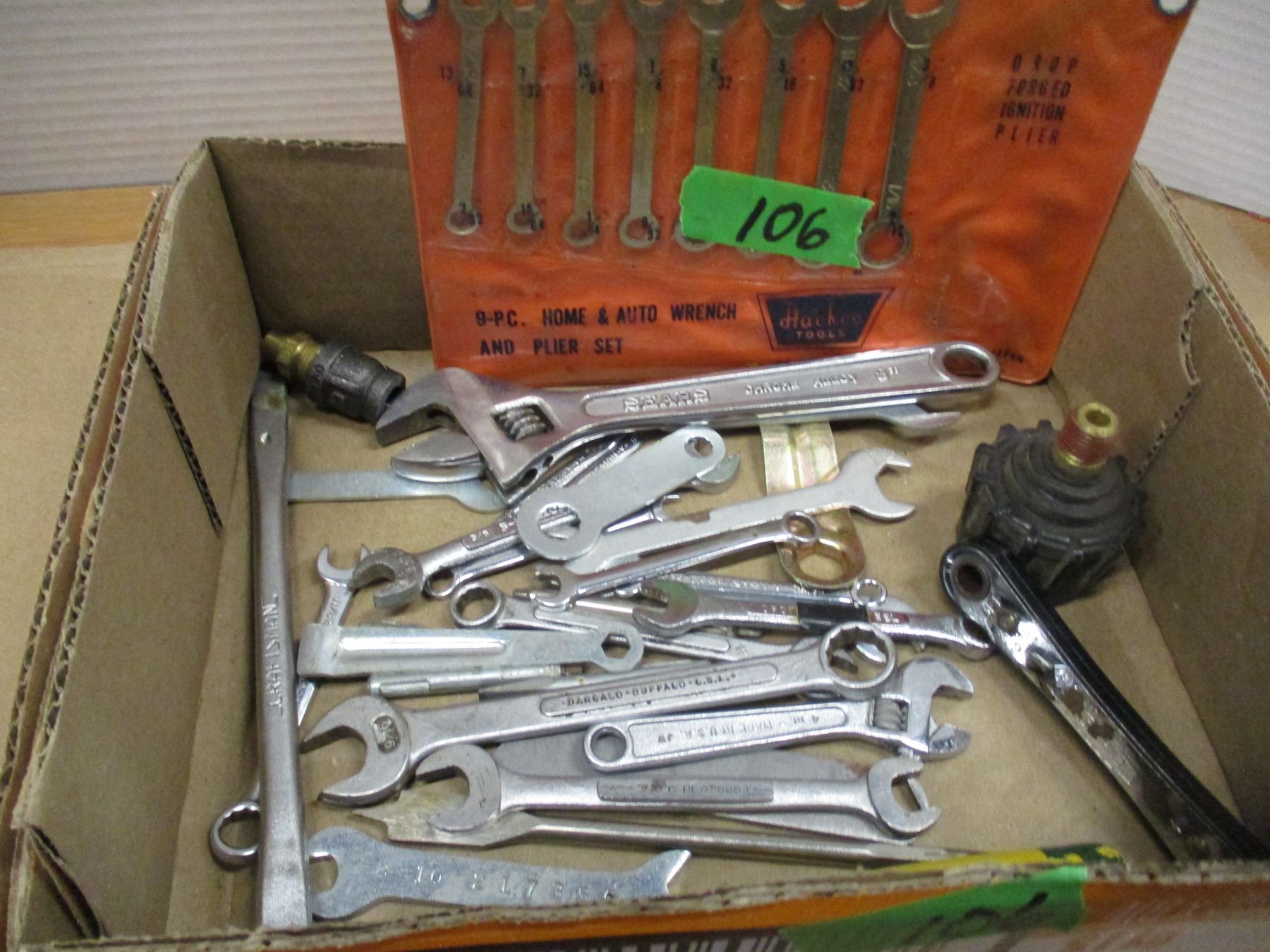 ESTATE: FLAT C/W ASSORTED TOOLS