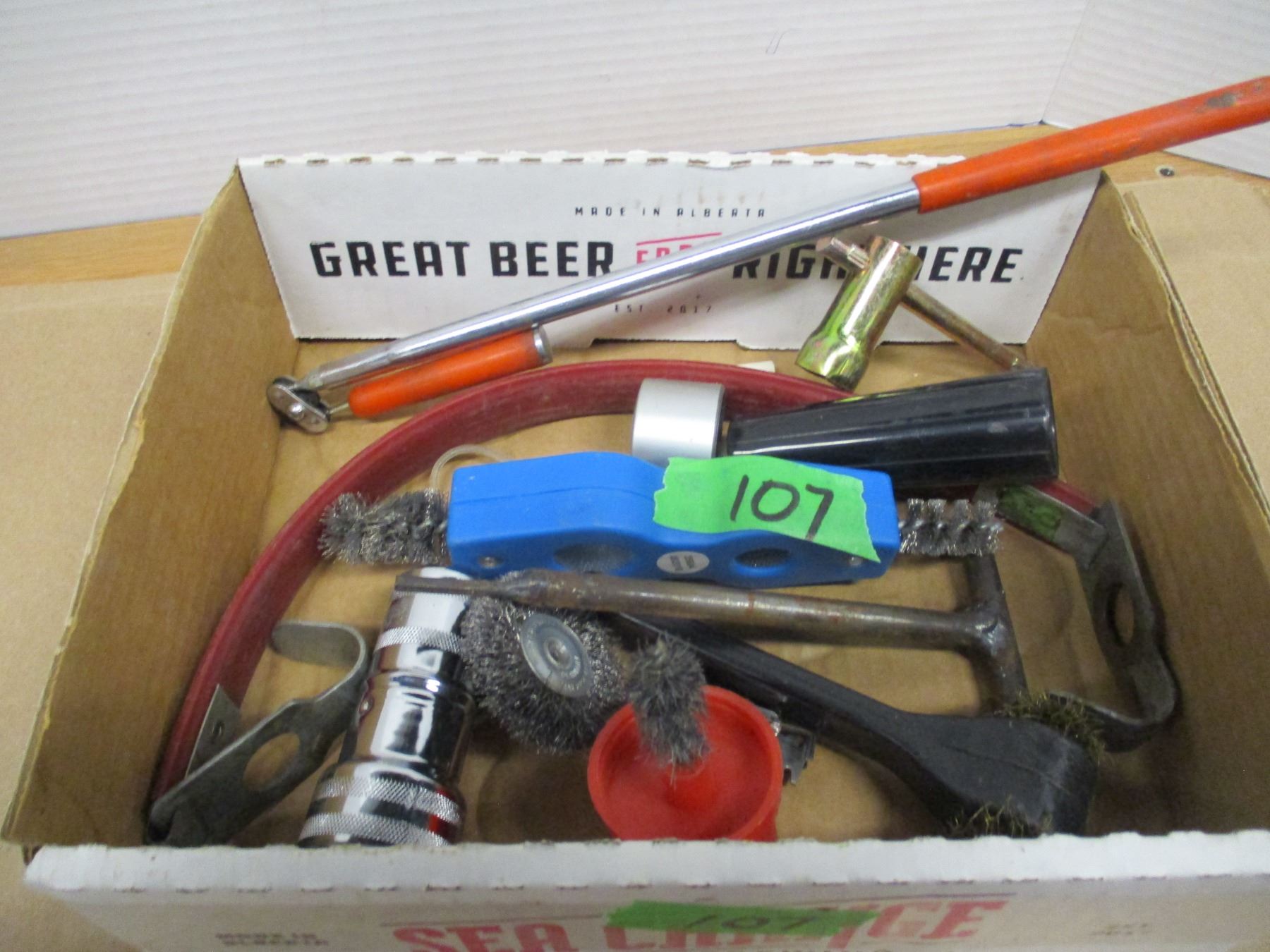 ESTATE: FLAT C/W ASSORTED TOOLS