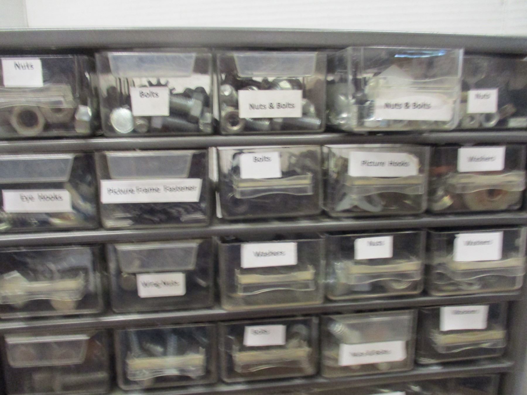 ESTATE: APPROX. 25 COMPARTMENT BOLT BIN