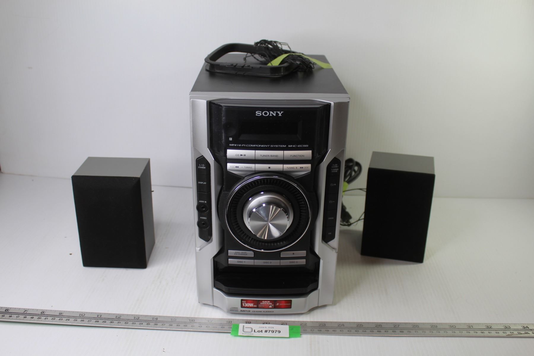 Sony Mini Hi-Fi Component System CD-Radio w/Speakers (powers on ...
