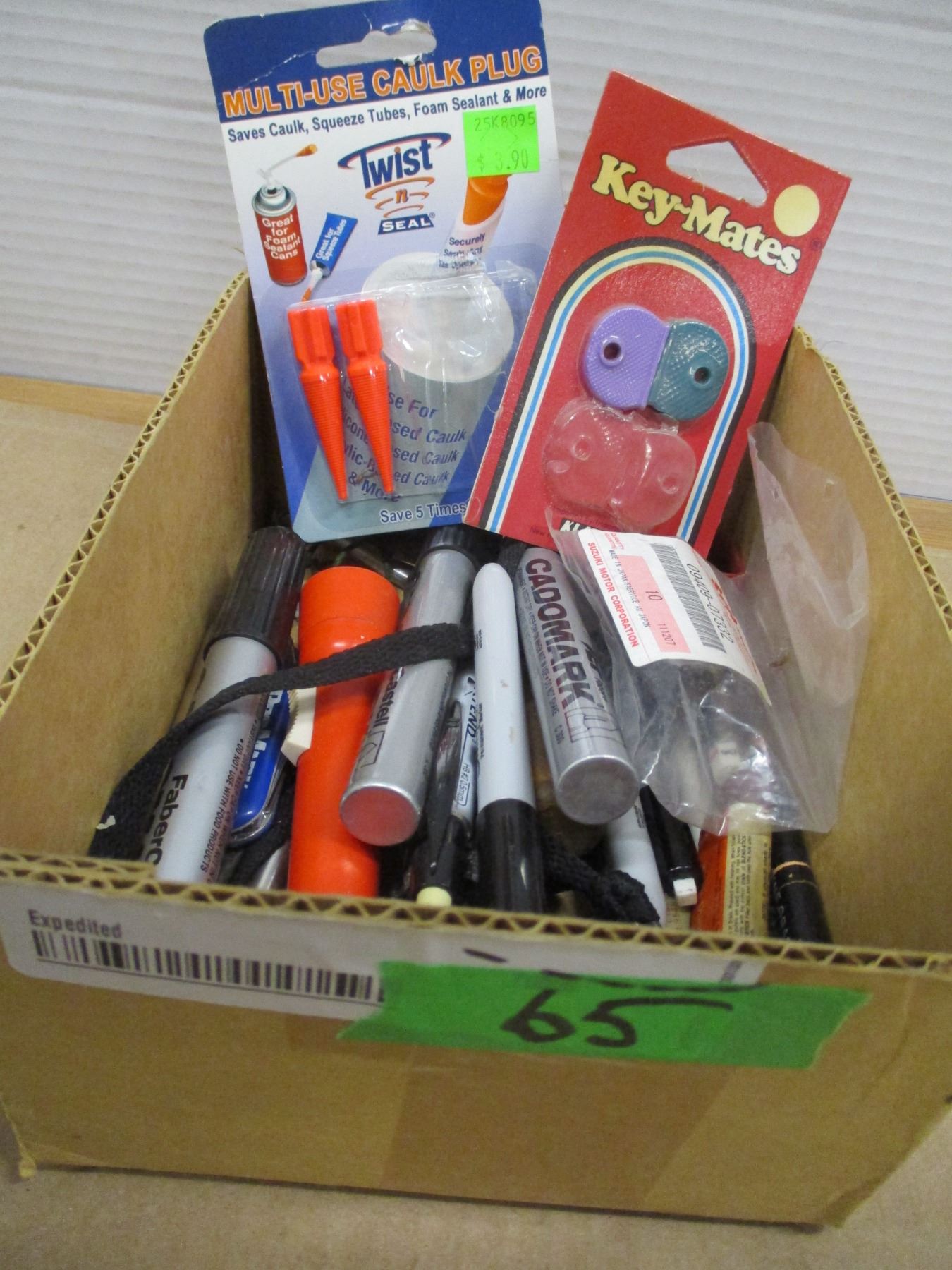 ESTATE: BOX C/W DRILL BITS, SD BITS, MARKERS