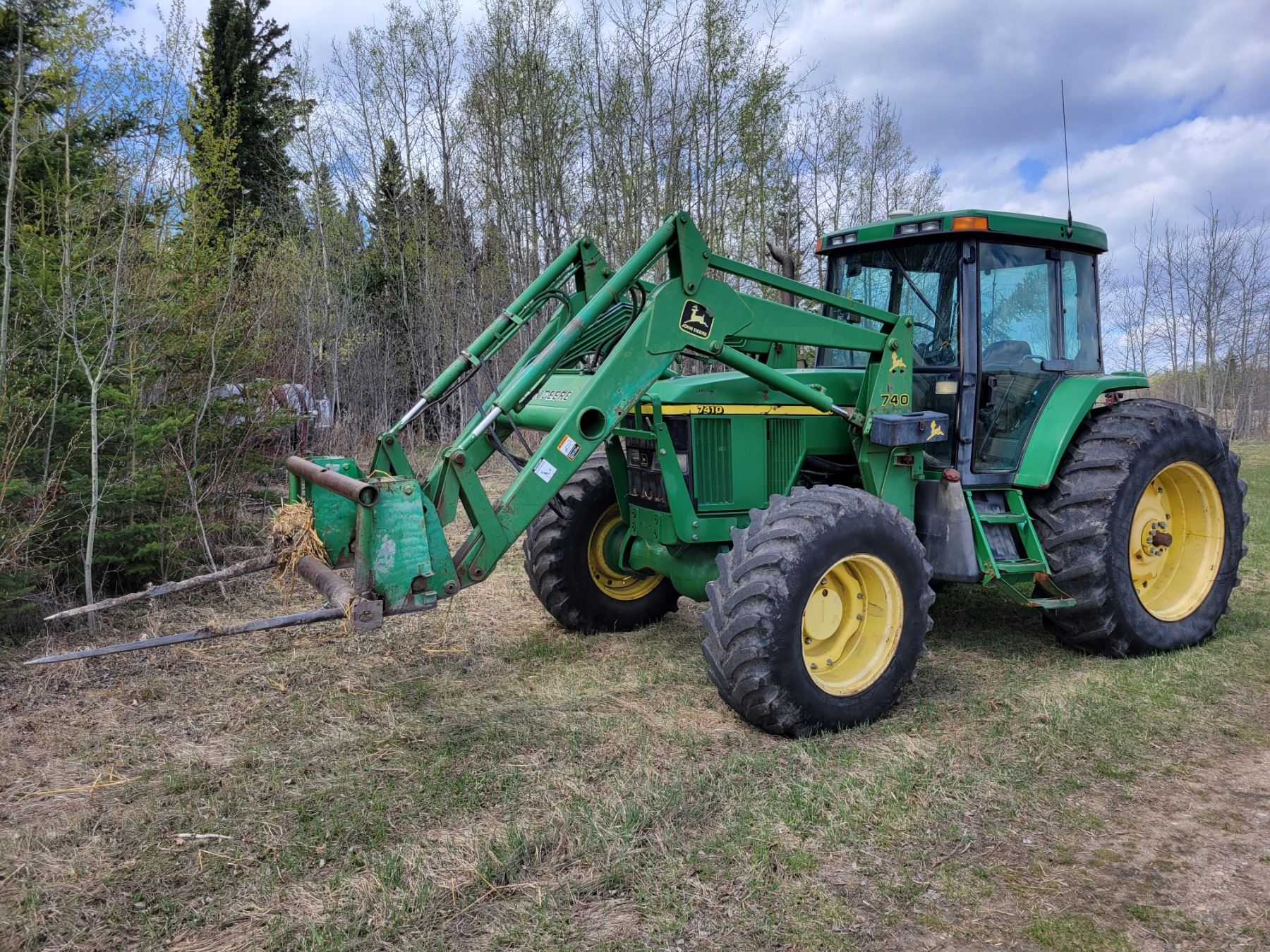 Approx. 1997 JD 7410 FWA Tractor, showing 6425 hrs, 120 Hp, c/w 740 ...