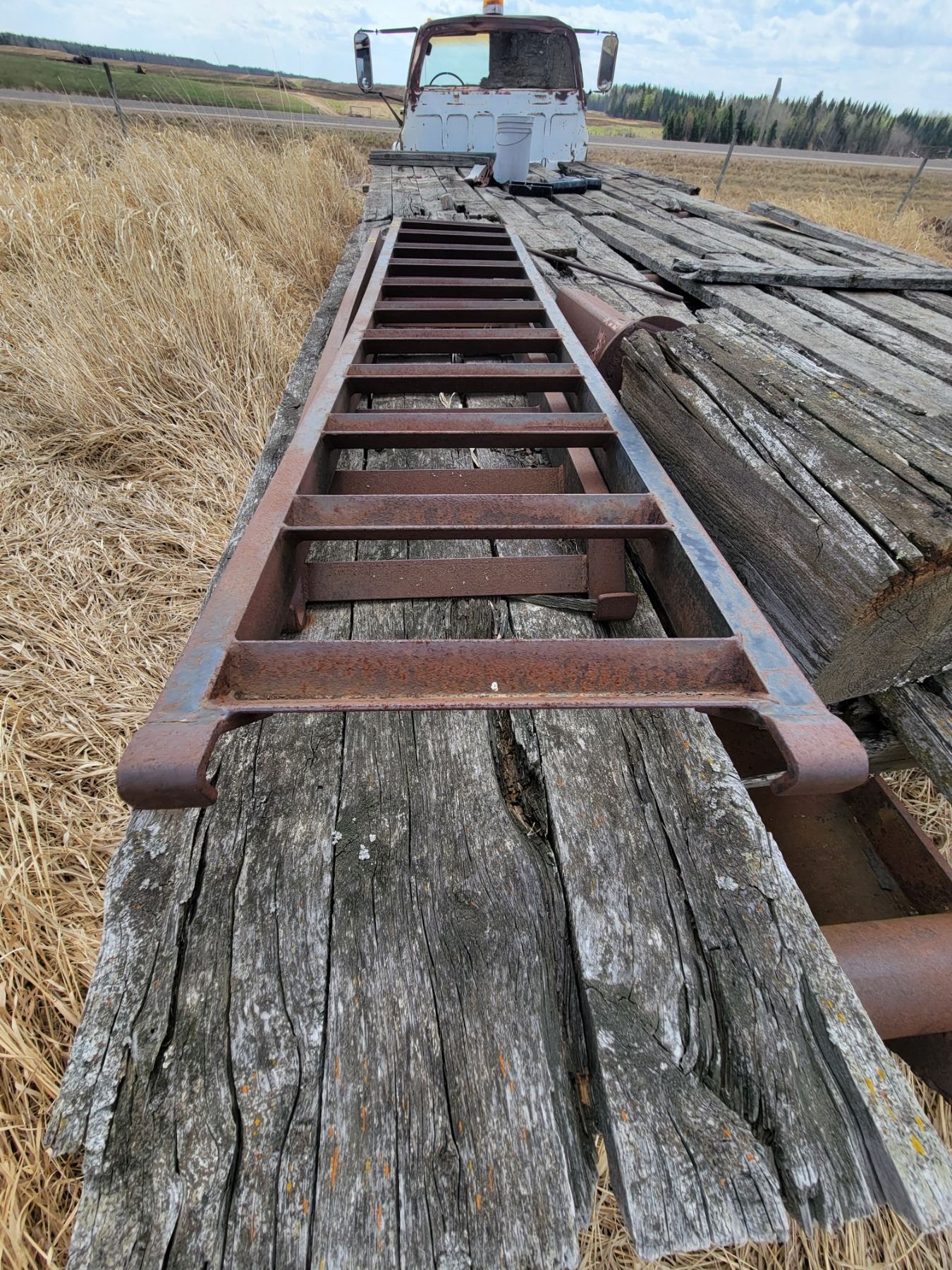 1999 Dyson 38 ft triple axle flat deck G/N trailer, SN ...
