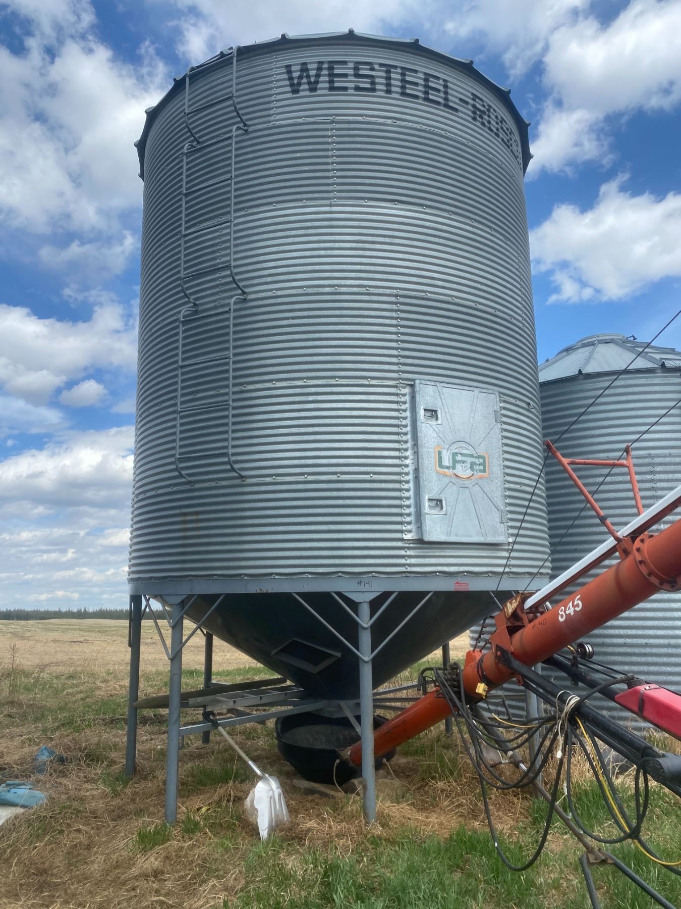 Westeel 6-ring hopper bin