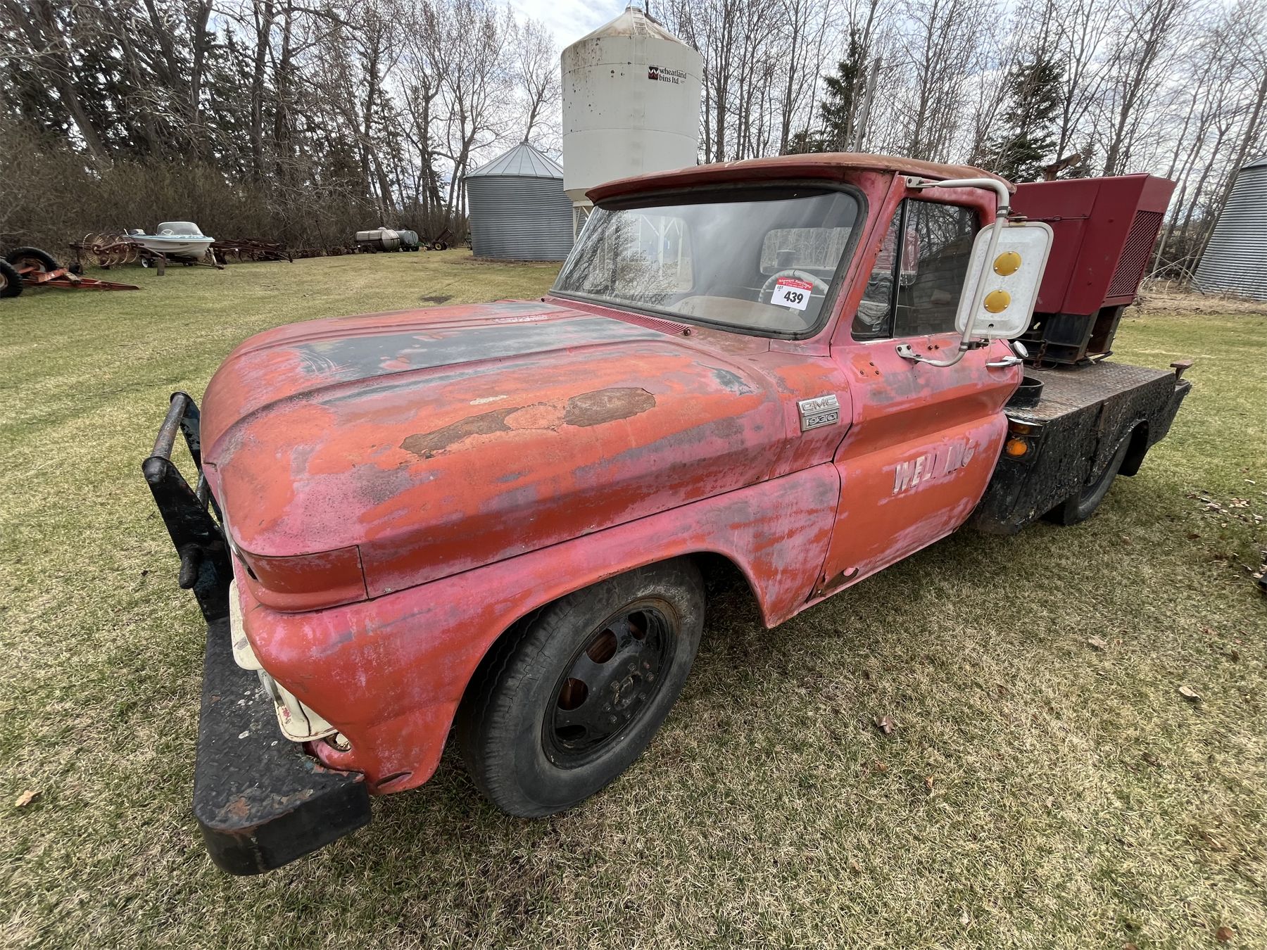 GMC 930 Truck with Welder & Misc