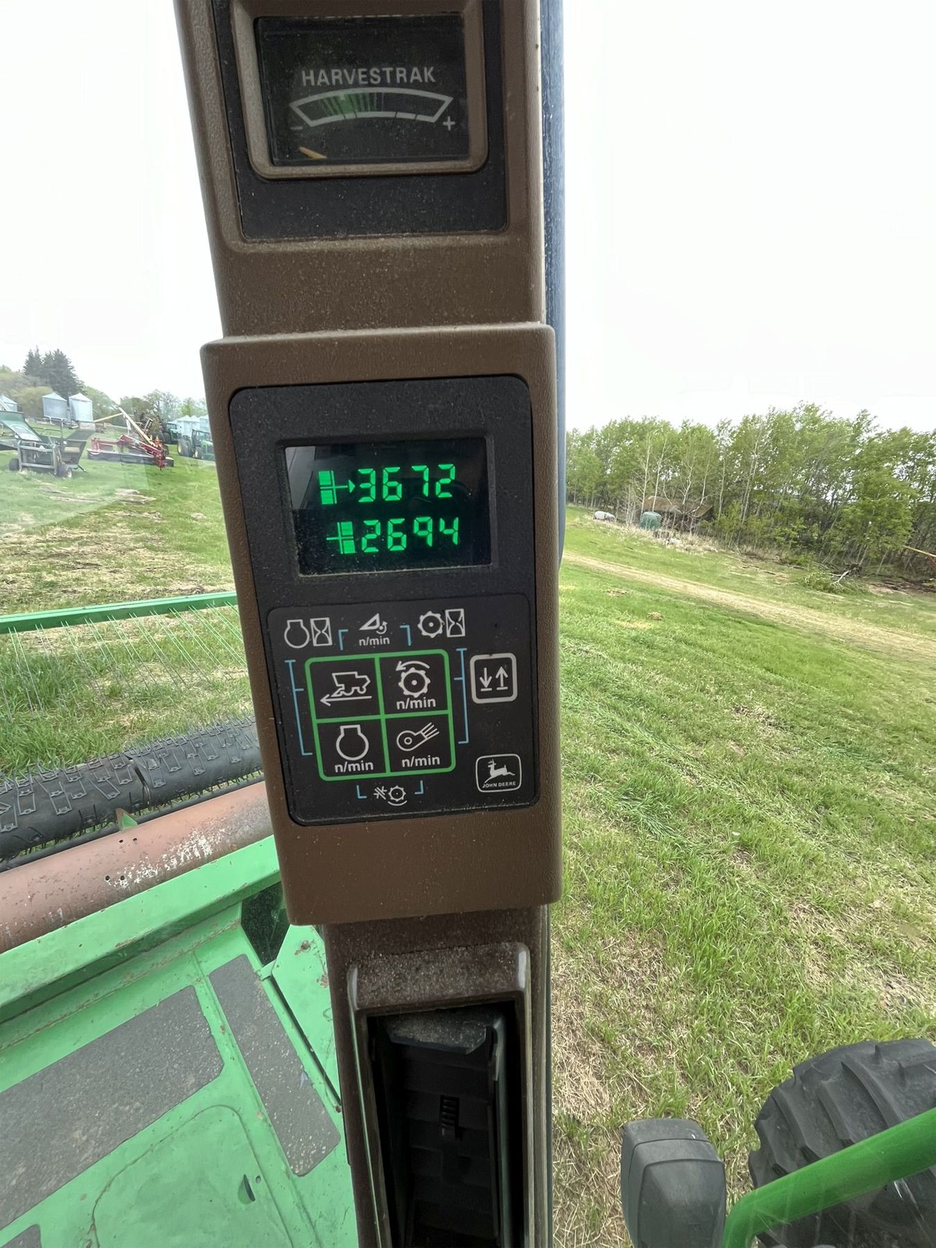 1998 John Deere 9610 Maximizer Combine, 914 Header, 3672 Engine Hrs ...