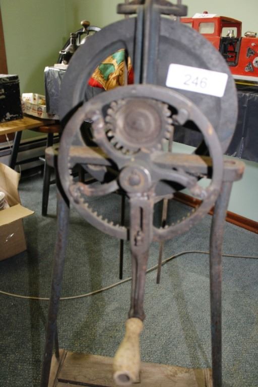 Antique Upright wheel for wartime spinners?